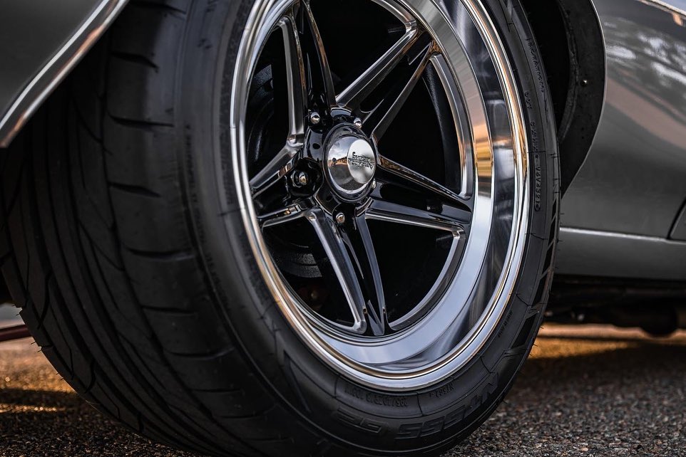 AMERICAN RACING VN514 Groove Black 8x18 ET=0 CB=79 5x120,65 - 5x120.65 ...